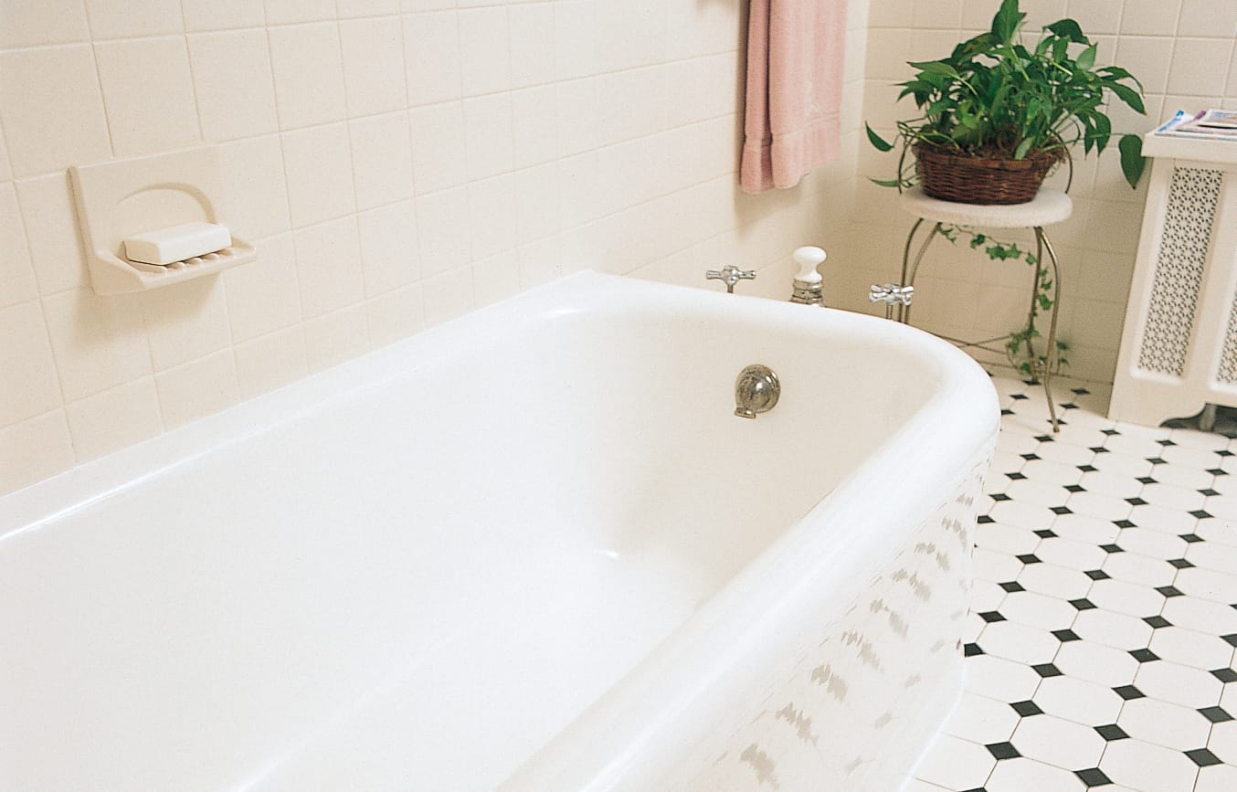 Why Your Old Cast Iron Tub Is Worth Saving — and How to Do It Right ...